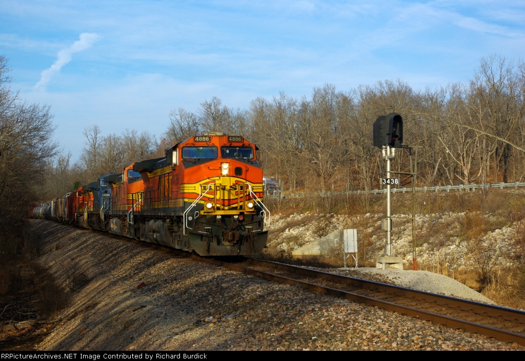 BNSF 4886